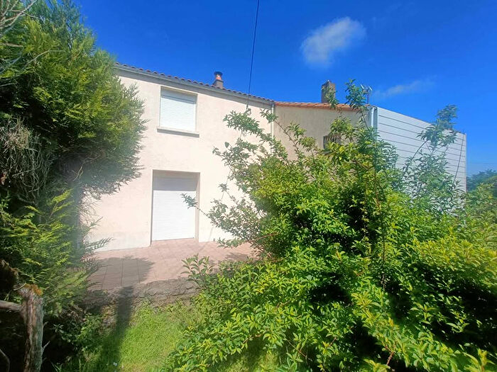 Maison à vendre - Saint-Laurent-sur-Sèvre - 6 pièces - 4 chambres