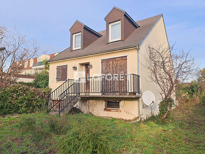 Maison à vendre - Saint-Ouen-lAumône, Eglise - 5 pièces - 4 chambres