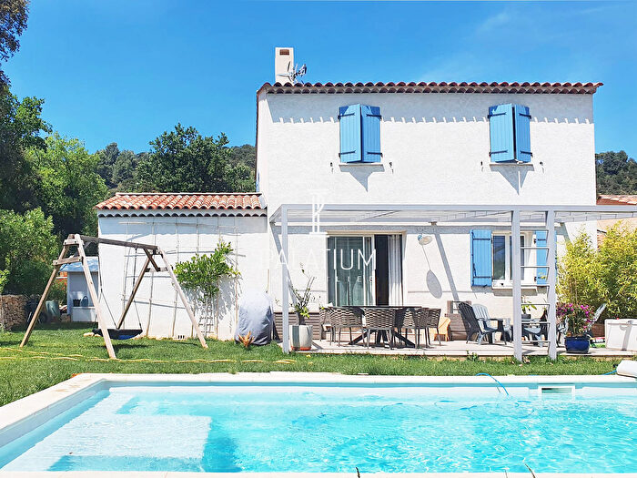 Maison à vendre - Gréoux-les-Bains - 6 pièces - 4 chambres