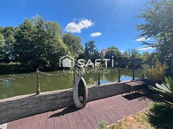 Beaumont-sur-Sarthe : Maison 6 pièces à vendre