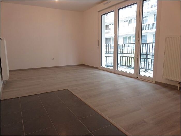 Appartement à louer - Wasquehal, Centre-ville, Pharos, Site Saint-Nicolas - 1 pièce
