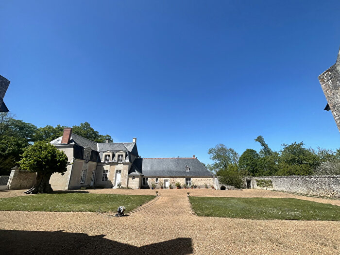 Maison 14 pièces à vendre - Neuvy-le-Roi