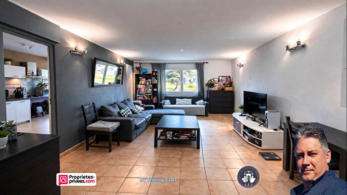 Appartement à vendre - Saint-Priest, Menival - 4 pièces - 3 chambres