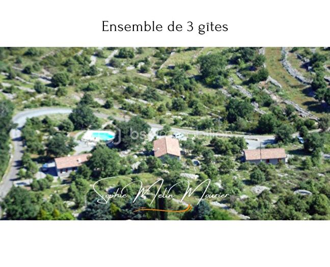 Maison à vendre - Labeaume - 14 pièces - 8 chambres