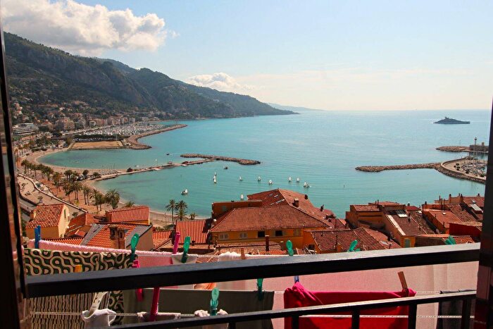 Appartement 2 pièces à louer à Menton