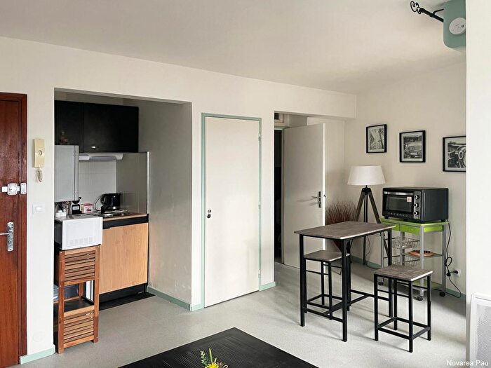 Appartement à louer - Pau, Centre-ville - 1 pièce