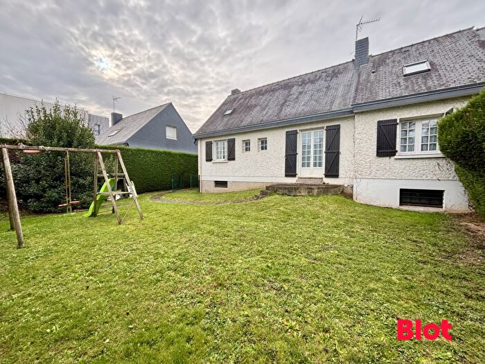 Maison à vendre - Noyal-Châtillon-sur-Seiche - 6 pièces - 5 chambres