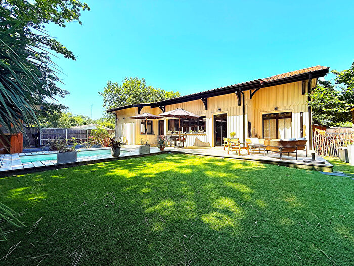 Andernos-les-Bains, Betey, La Chapelle Forestière, Bruyères : Maison 4 pièces à vendre