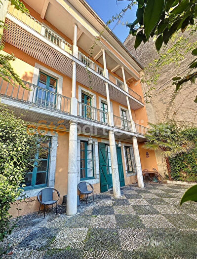 Maison à vendre - Tarbes, Centre-ville - 10 pièces - 6 chambres