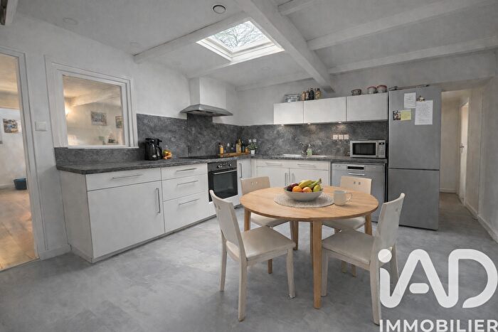 Maison à vendre - Sainte-Anastasie-sur-Issole - 4 pièces - 3 chambres