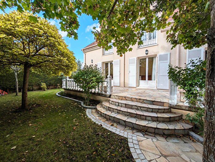 Maison à vendre - Les Clayes-sous-Bois, Centre-ville - 8 pièces - 5 chambres