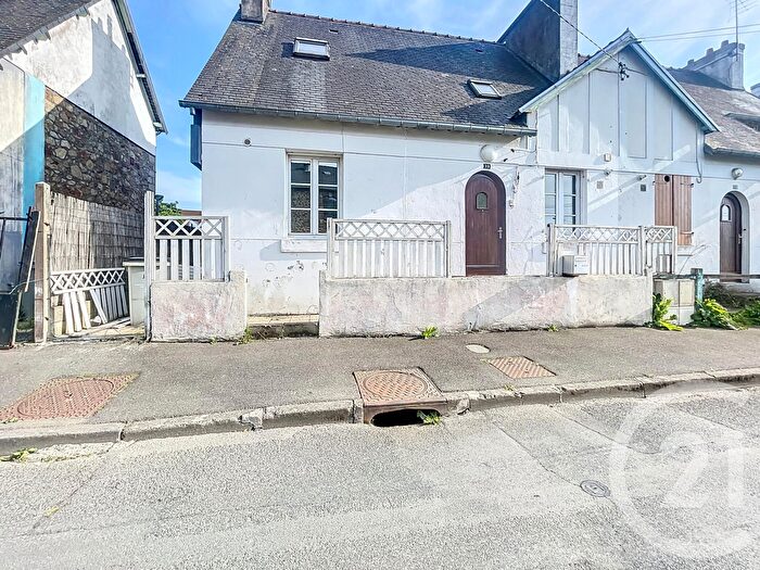 Maison à vendre - Guingamp - 6 pièces - 4 chambres