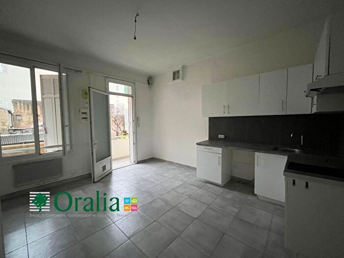 Appartement à louer - Saint Pierre, Marseille ème arrondissement - 3 pièces - 2 chambres