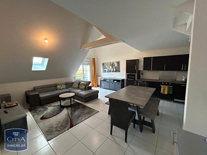 Appartement à louer - Saint-Arnoult - 4 pièces - 3 chambres