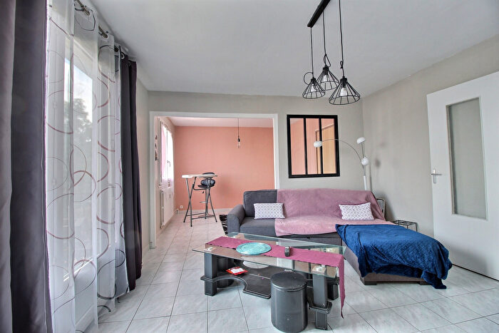 Toury : Appartement 5 pièces à vendre