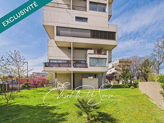 Appartement à vendre - Ivry-sur-Seine, Ivry Port - 5 pièces - 4 chambres