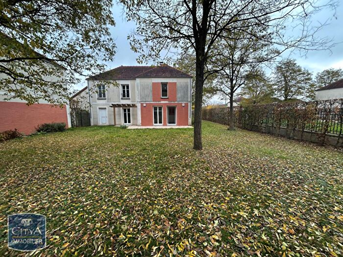 Maison à louer - Alençon, Perseigne - 5 pièces - 4 chambres