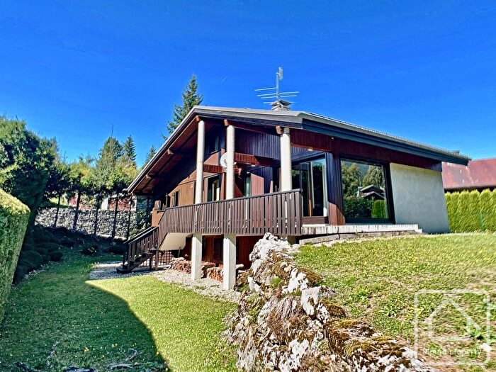 Maison à vendre - Arâches-la-Frasse - 8 pièces - 5 chambres