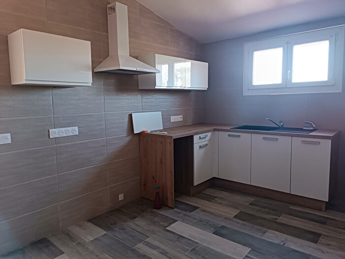 Appartement à louer - Saint-Génis-des-Fontaines - 3 pièces