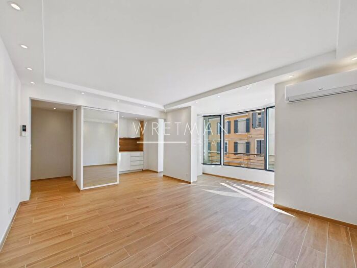 Appartement à vendre - Cannes, Centre-ville - 3 pièces - 2 chambres