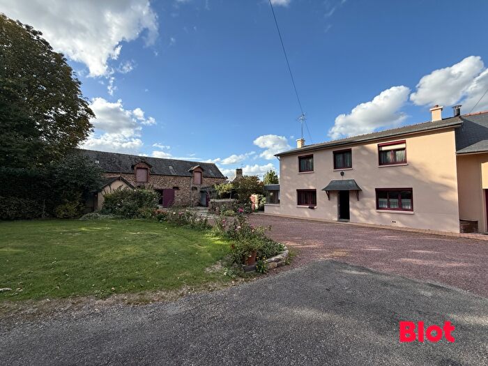 Maison 8 pièces à Retiers, à vendre