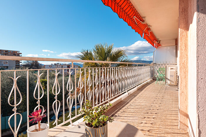 Appartement à vendre - Le Cannet, Rocheville, Colombier, Campelières - 3 pièces - 2 chambres