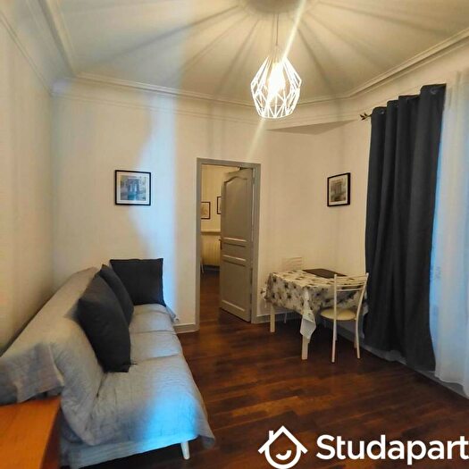 Appartement à louer - Clignancourt-Jules Joffrin, Paris ème arrondissement - 2 pièces - 1 chambre