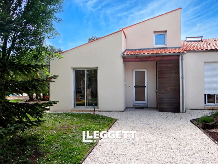 Maison 7 pièces à vendre à Courçon