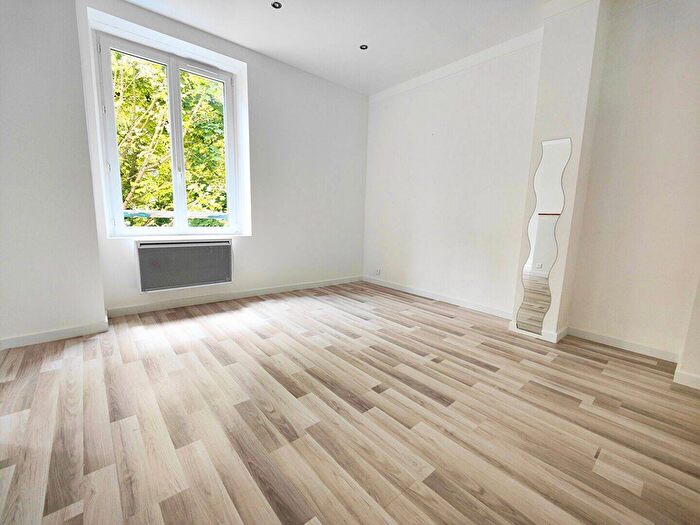 Rive de Seine Sud Est, Melun : Appartement 1 pièce à louer