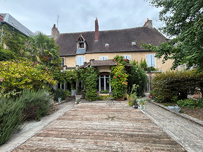Bourges, Centre-ville, Charlet, Lahitolle, Pignoux, Sembat - Maison 12 pièces à vendre