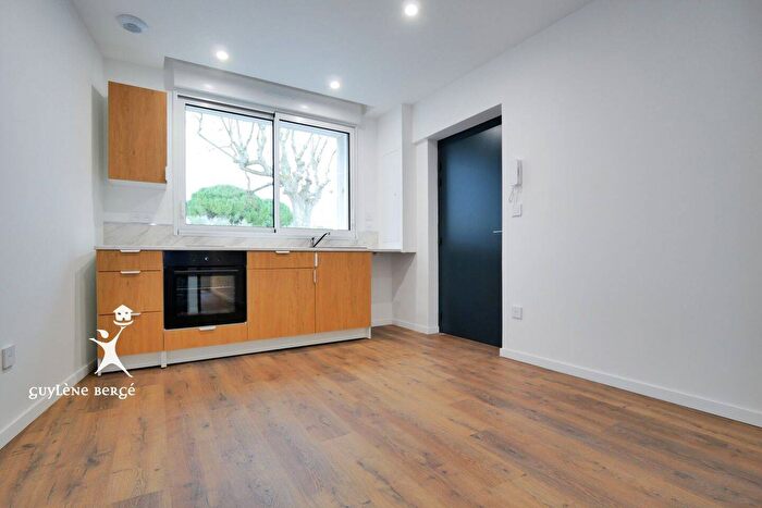 Appartement à louer - Aimargues - 2 pièces - 1 chambre