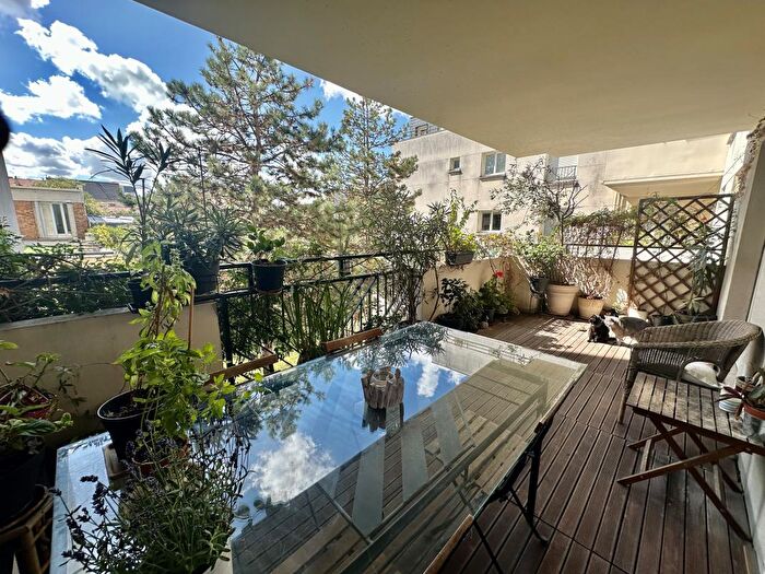 Appartement 4 pièces à vendre - Montrouge, Haut-Mesnil Grand Sud