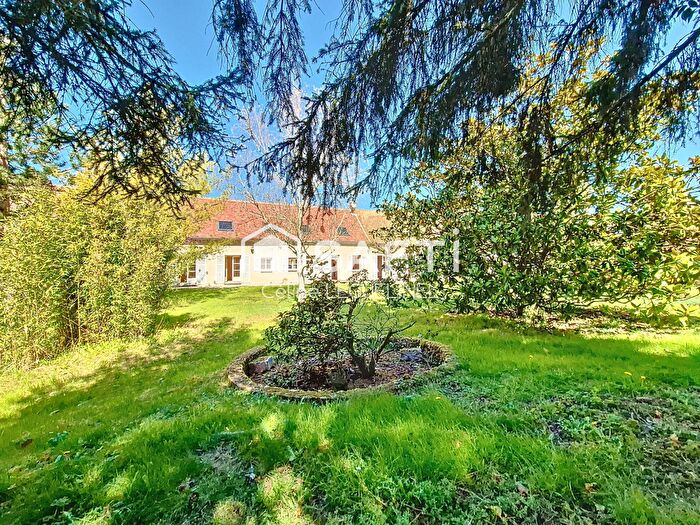 Houdan - Maison 7 pièces à vendre