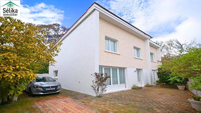 Maison à vendre - Arcachon, Ville dHiver, Parc Mauresque - 6 pièces - 4 chambres