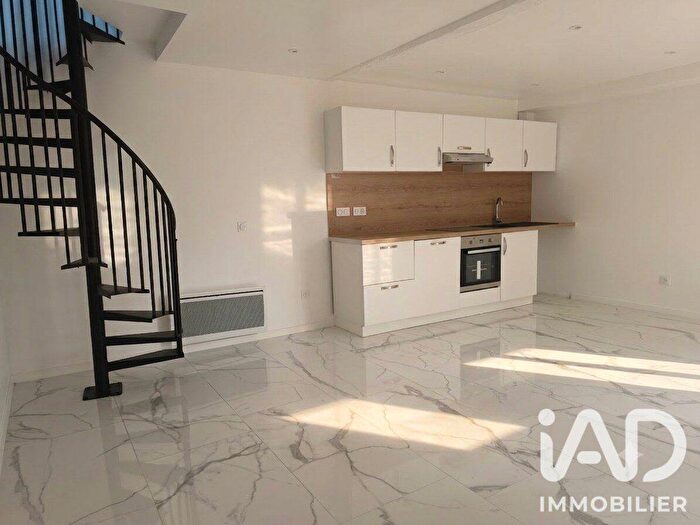 Armeau : Maison 3 pièces à louer