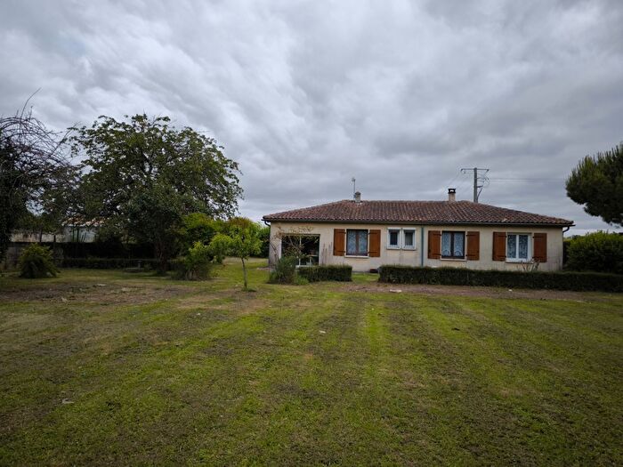 Maison à vendre - Bassac - 5 pièces - 2 chambres