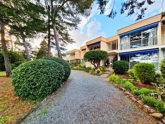 Appartement à vendre - Saint-Raphaël, Boulouris - 2 pièces - 1 chambre