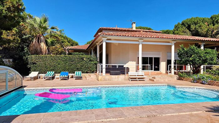 Maison à vendre - Agde, Le Grau dAgde - 8 pièces - 5 chambres