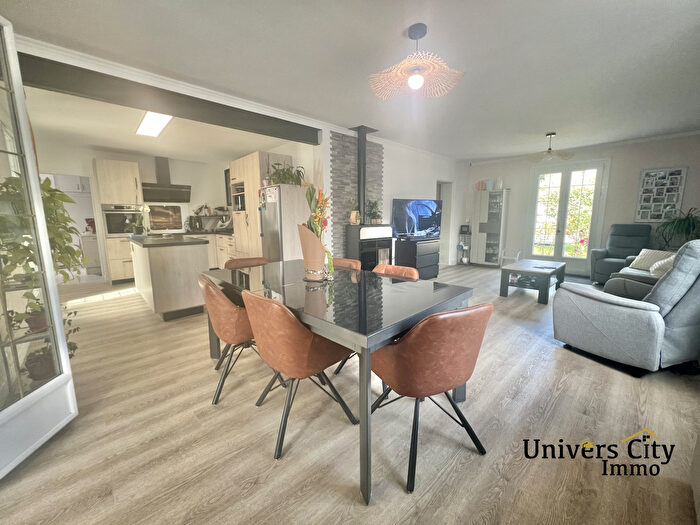 Maison 6 pièces à Montbert, à vendre