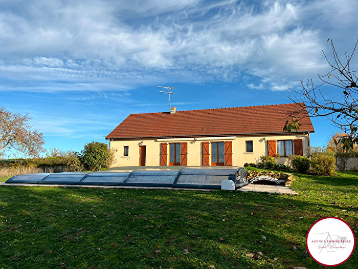 Maison à vendre - Ainay-le-Château - 4 pièces - 3 chambres