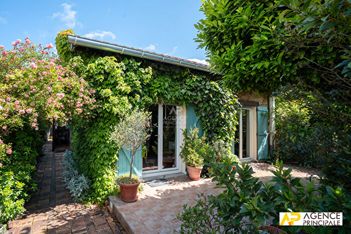 Le Mesnil-le-Roi : Maison 6 pièces à vendre