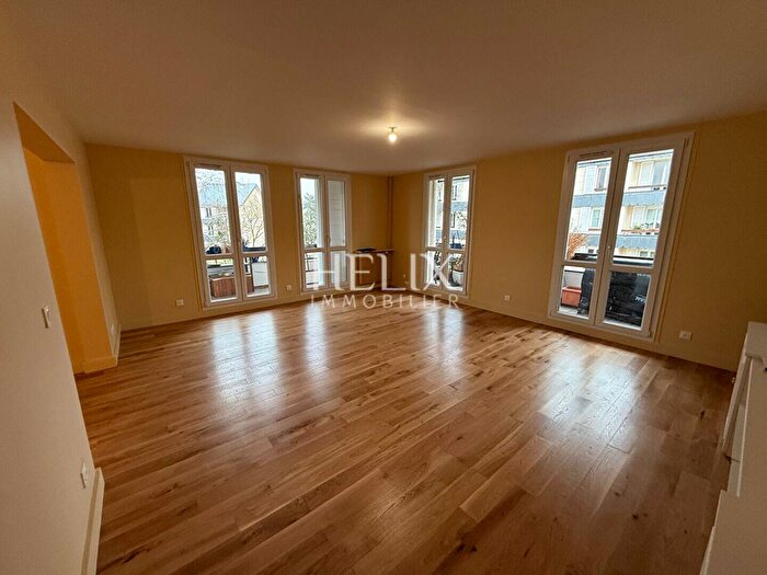 Appartement à louer - Les Coteaux de Seine, Louveciennes - 3 pièces - 2 chambres