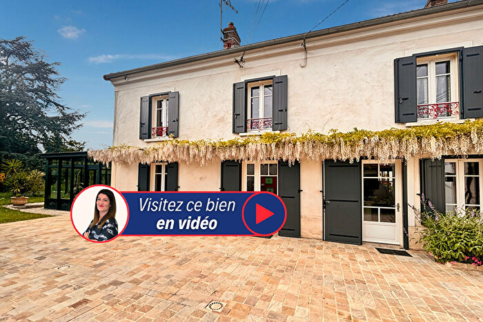 Maison 11 pièces à Sainte-Geneviève-des-Bois, Liers, Croix Blanche, à vendre