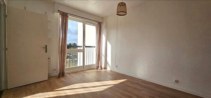 Appartement à louer - Centre Ville, Maurepas - 1 pièce