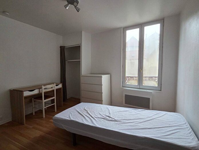 Appartement à louer - Cathédrale, Troyes - 1 pièce