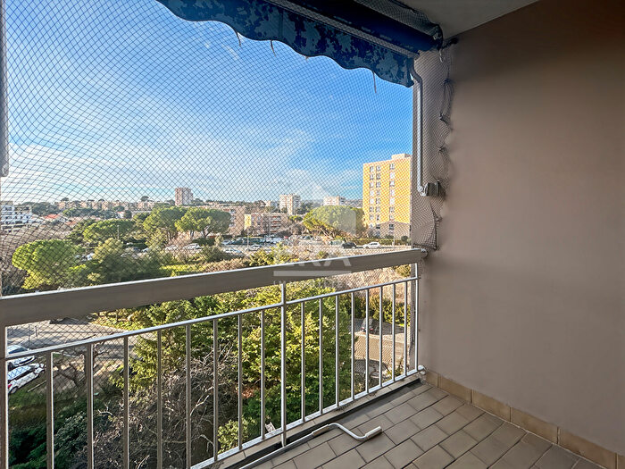 Appartement à vendre - Marseille e , Saint-Julien - 5 pièces - 4 chambres