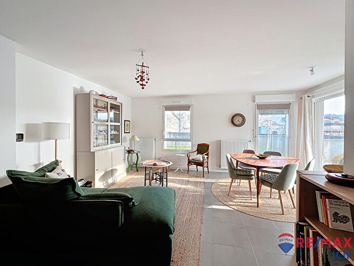 Appartement à vendre - Bourgoin-Jallieu, Libération, Barbusse - 3 pièces - 2 chambres