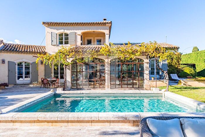 Maison à vendre - Eygalières - 7 pièces - 5 chambres