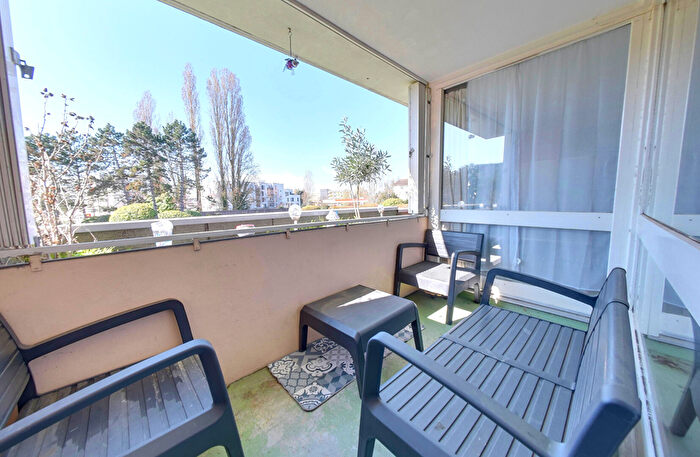 Appartement à vendre - Roissy-en-Brie, ZAC de la Vallée, Renardiere - 4 pièces - 2 chambres