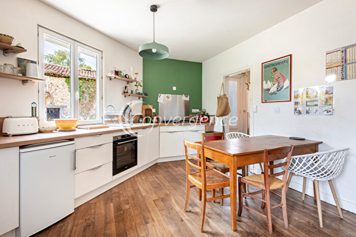 Maison à vendre - Maisonnais-sur-Tardoire - 6 pièces - 4 chambres